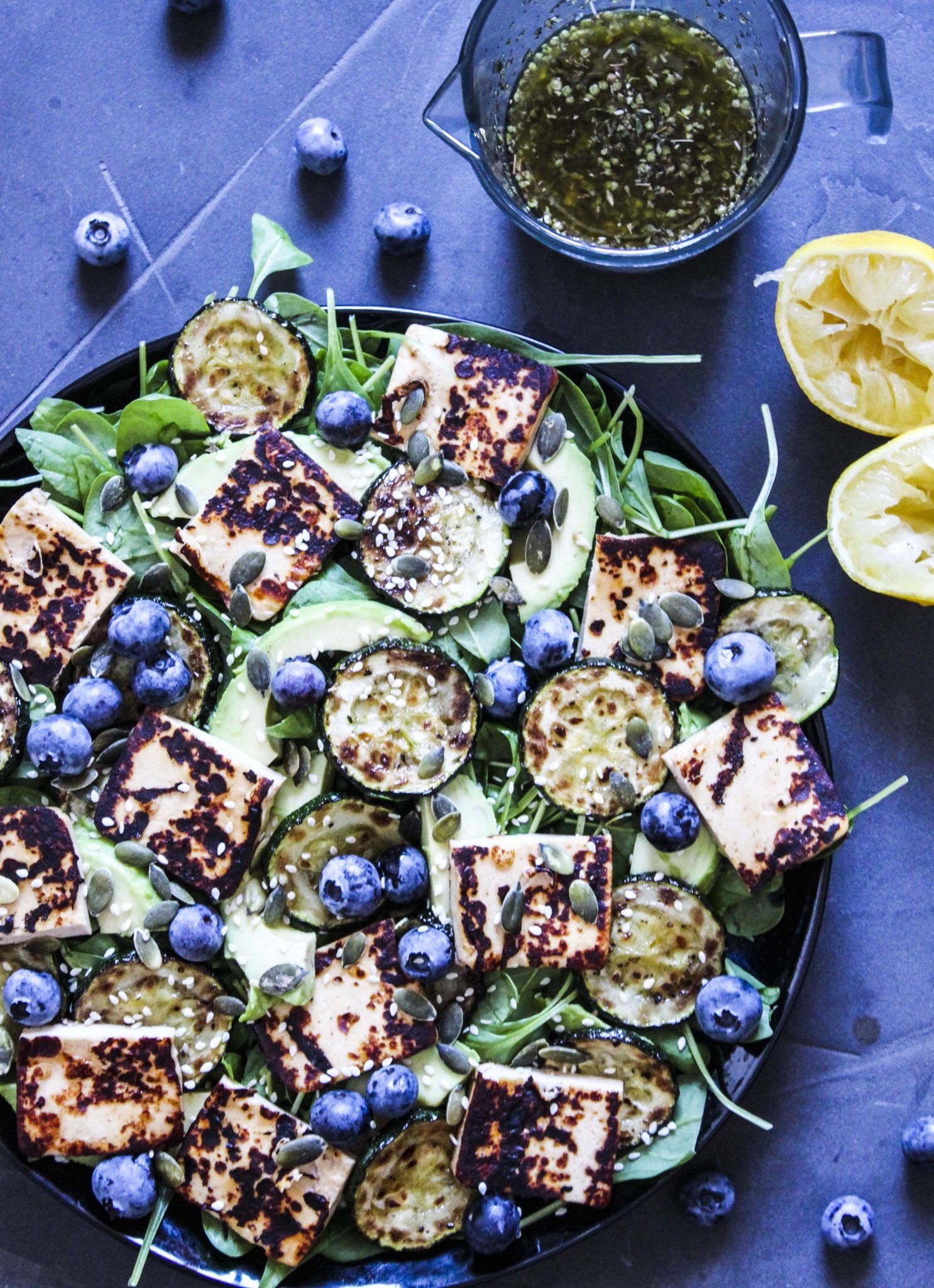 Sommersalat med grillost - vegetarisk - Beetroot Bakery